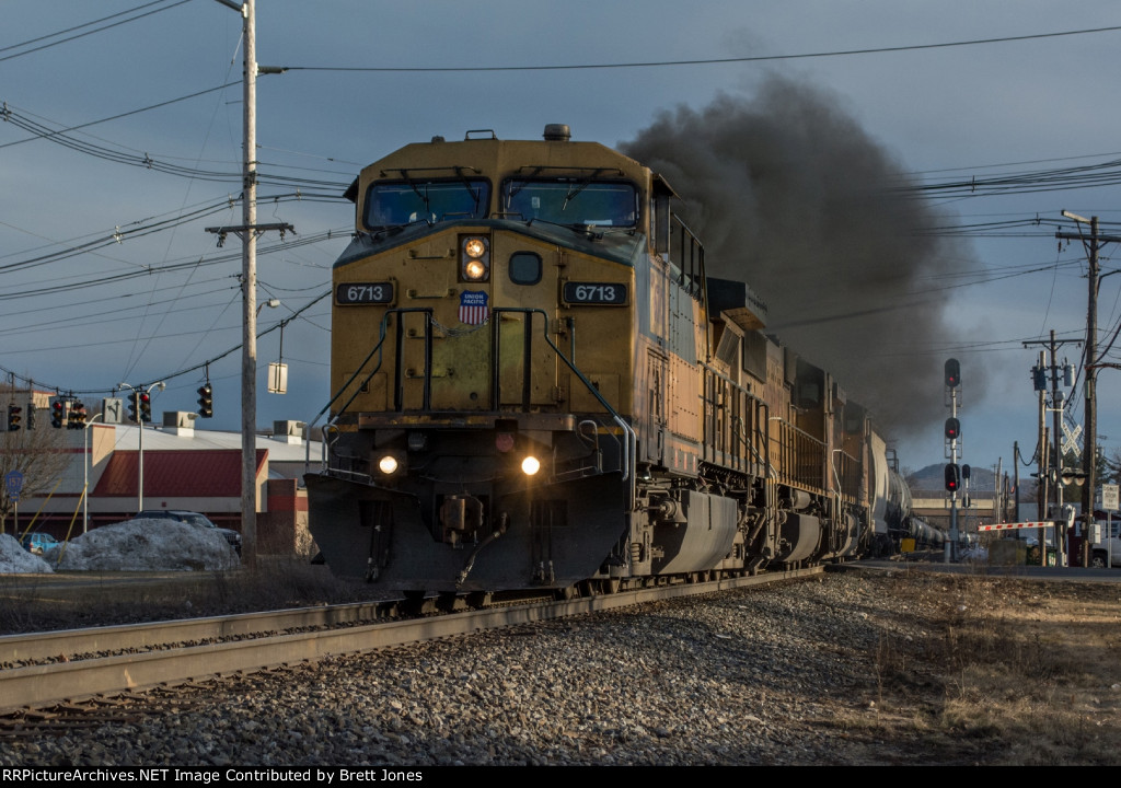 CSX K683 departs